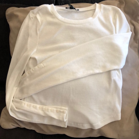 Forever 21 | Tops | Basic White Top With Buttons On Each Sleeve | Poshmark
